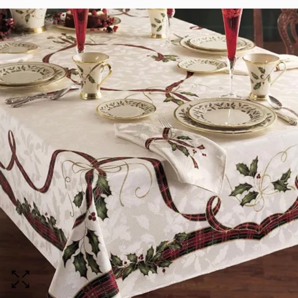 Lenox | Dining | Lenox Tablecloth Damask Holiday Holly Christmas Party ...